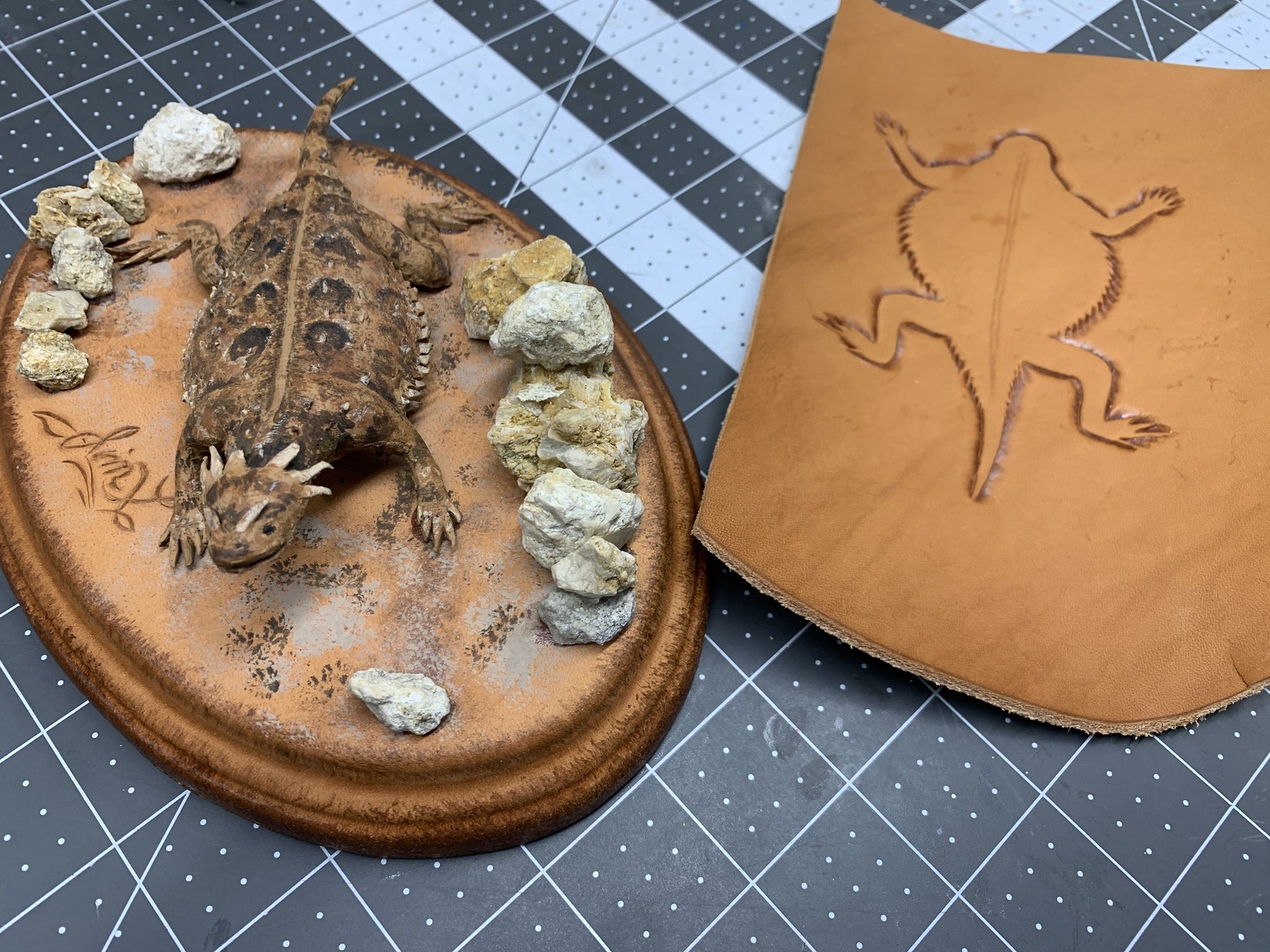 Leather Horned Toad Sculpture with Jim Linnell – Elktracks Studio