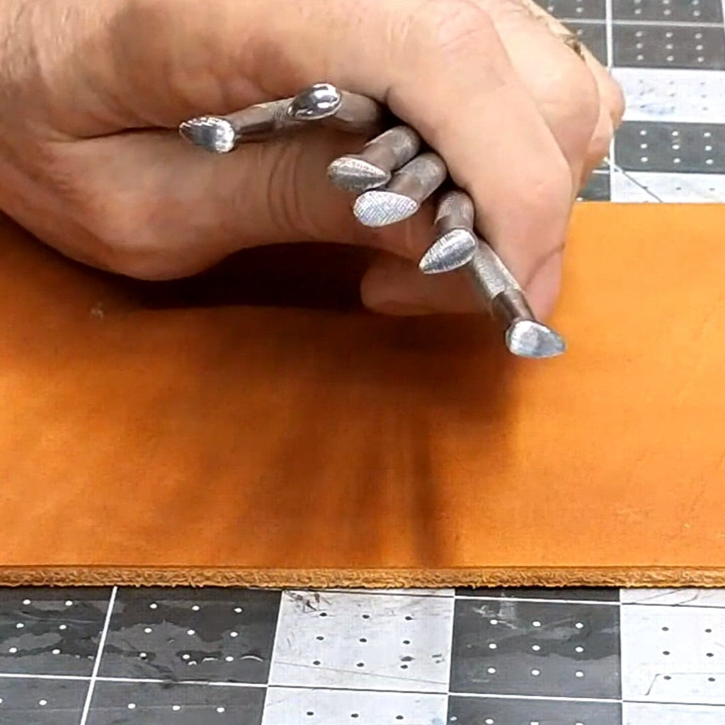 Advanced Pear Shading Techniques with Jim Linnell – Elktracks Studio